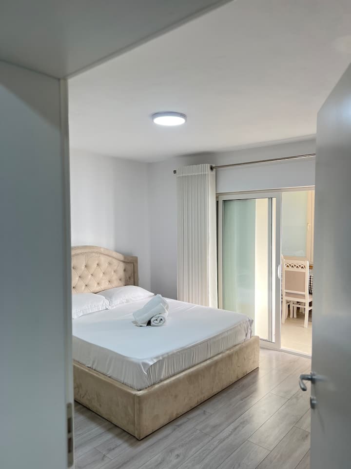 City Center Blloku - Elegant Apartment 02 - Tirana