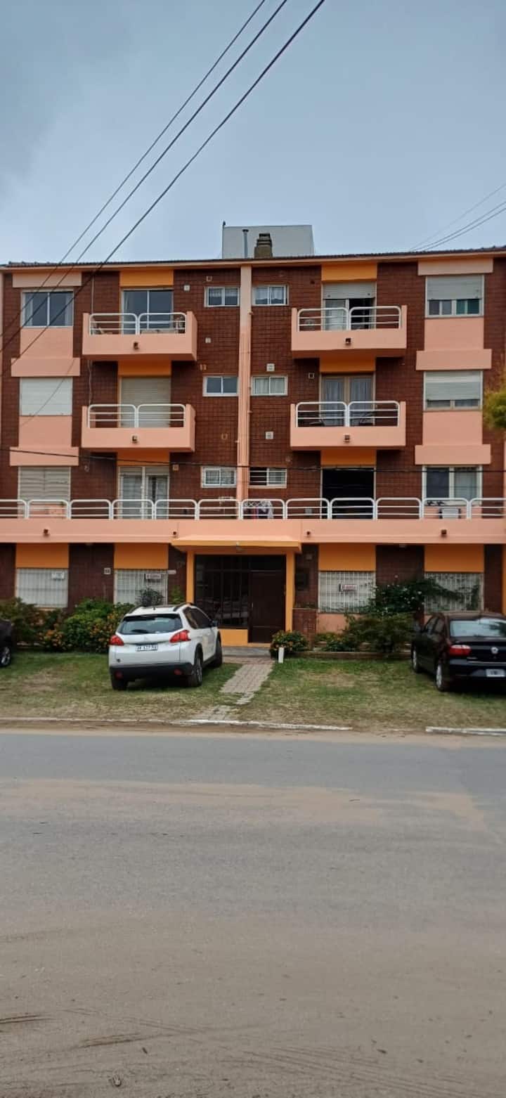 Acogedor Dpto. Para 6 Pers A 3 Cuadras De La Playa - Villa Gesell