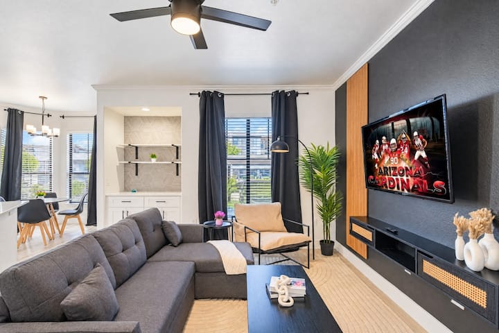 Emplacement Privilégié | Balcon, Piscine, Salle De Sport, Parking, Lave-linge/sèche-linge - Sun City, AZ