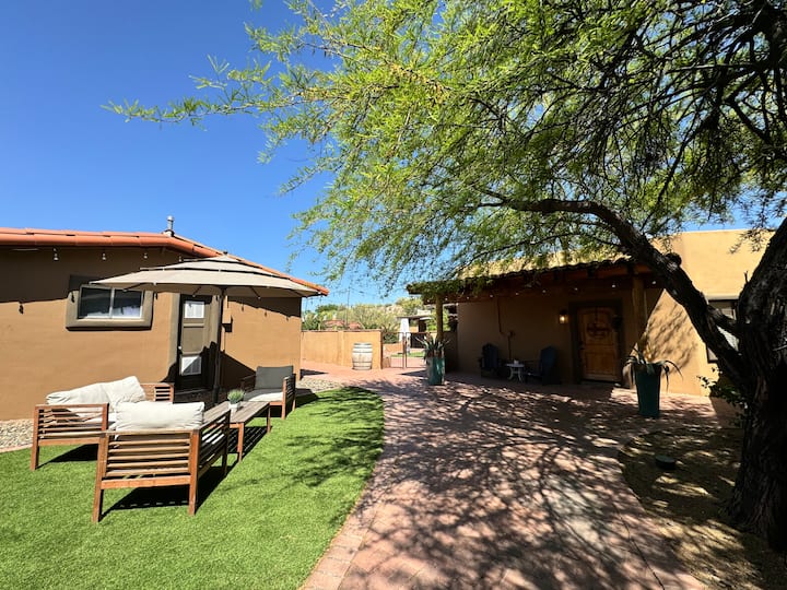 Desert Villa & Casita W/ Pool And Fireplaces - Tucson, AZ