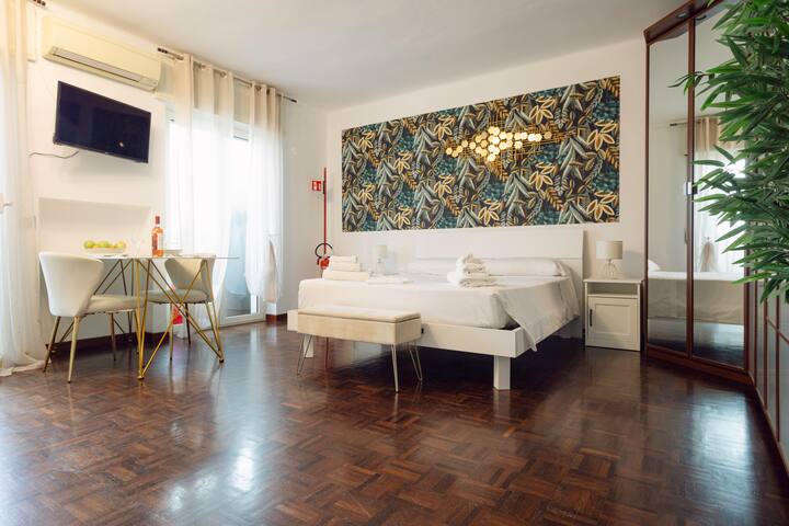 [Bari Central Suite] City Center - Seaview - Bari