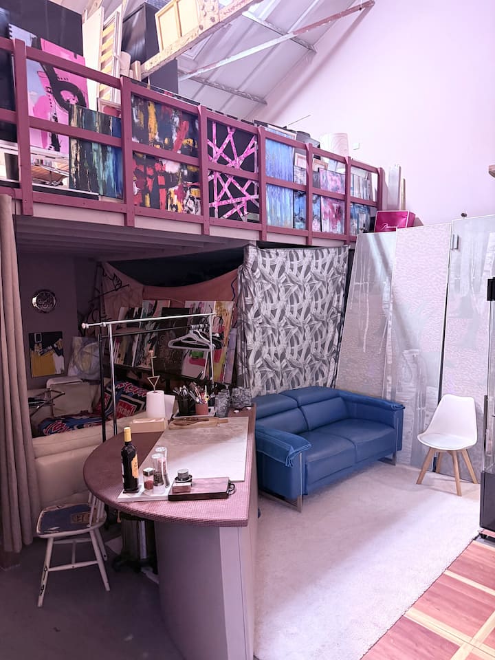 Artists Eclectic Loft With Ac & 5 Mins From Tube - London, UK