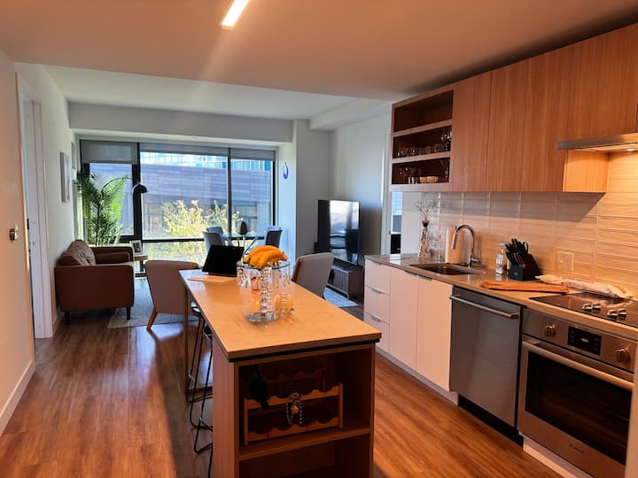 Sea View Outstanding Apartment In Seaport - Boston, MA