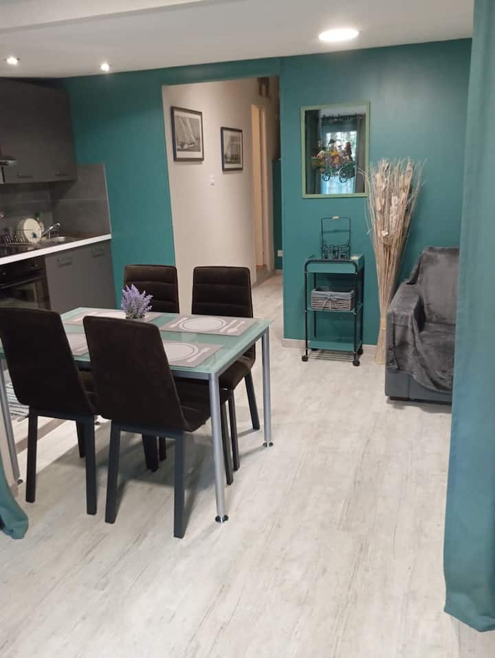 Maison Individuelle Au Milieu Des Fleurs-parking - Menton