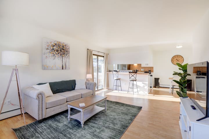 Bright 1 Bed Mountain View Condo - Boulder, CO