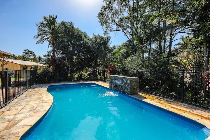 Affordable Appealing Abode With Air Con And Pool - Gold Coast