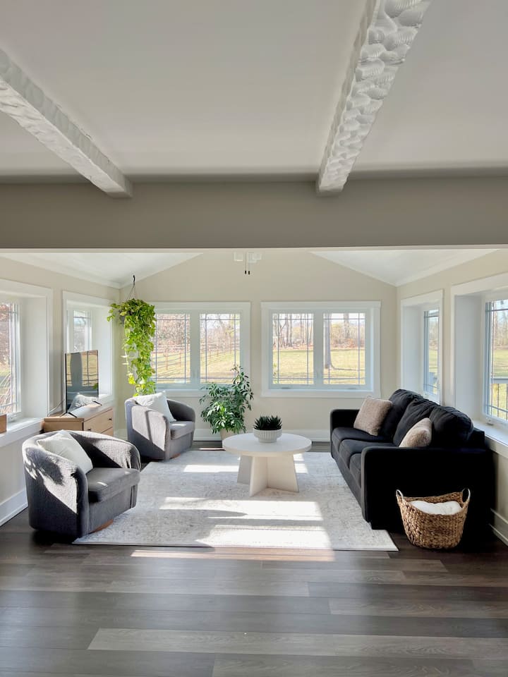 Home With Fenced In Dog Yard, And Hottub - Morgantown, PA