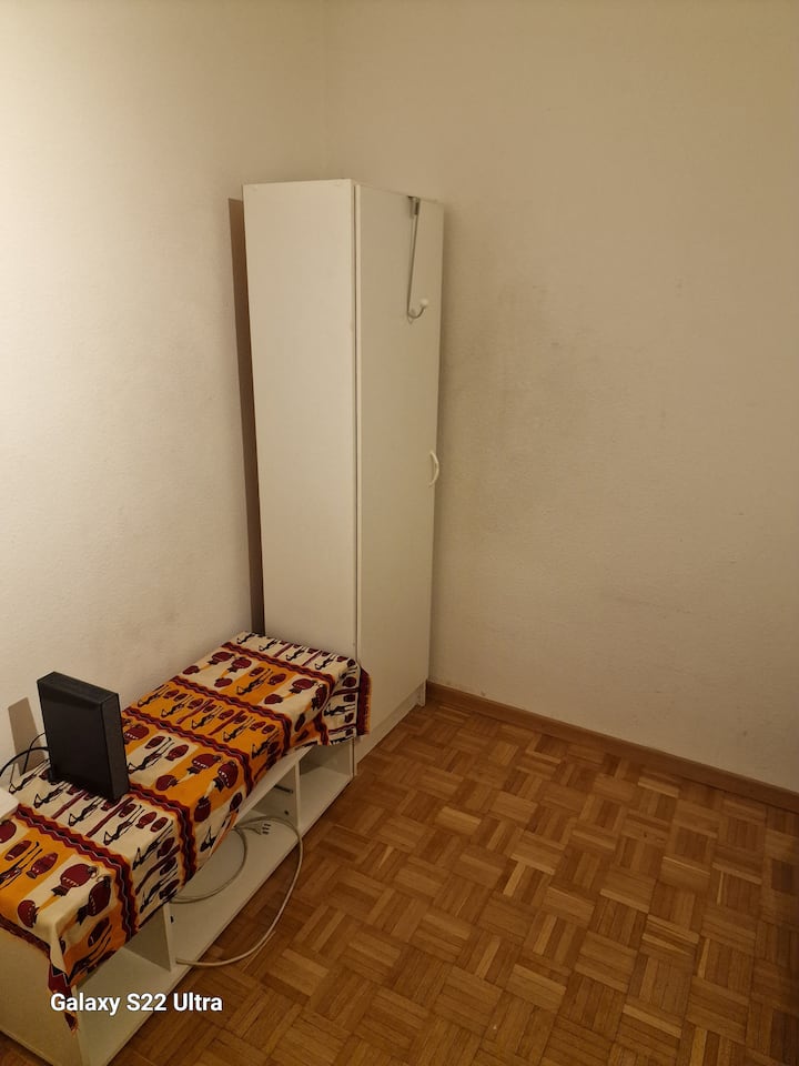 Jolie Chambre Au Cœur De La Ville Proche De Tout - Le Locle