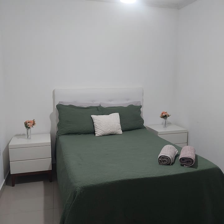 Apartamento 2 Qtos Confortável 200m Da Praia - Recreio