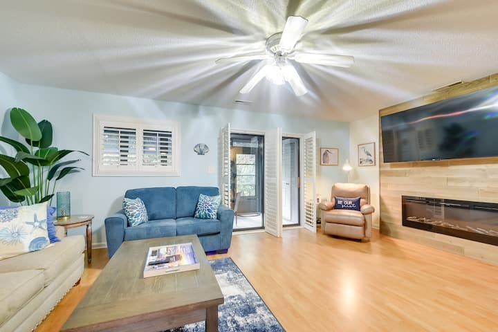 Golf Getaway W/ Pool Access: Little River Home! - Little River, SC