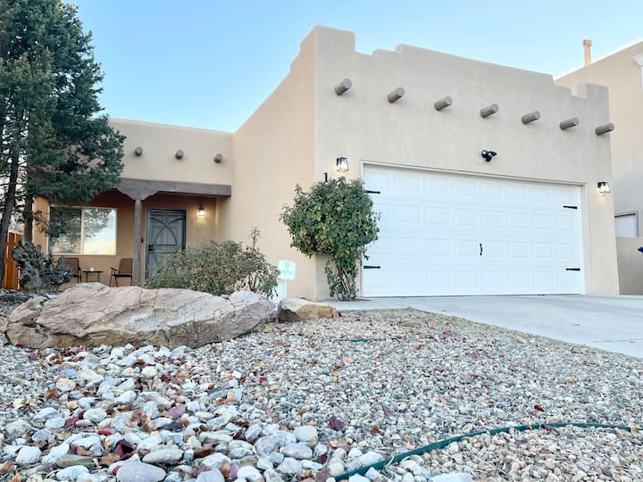 Casa De Cozy W/ Hot Air Balloon Views - Albuquerque, NM