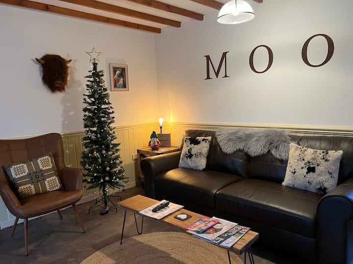 Cow Shed 1 (Dairy) - Lampeter