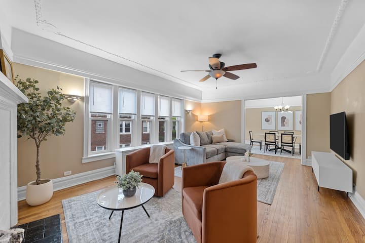 Spacious Rogers Park Apt Near Beach And Cta - Evanston, IL