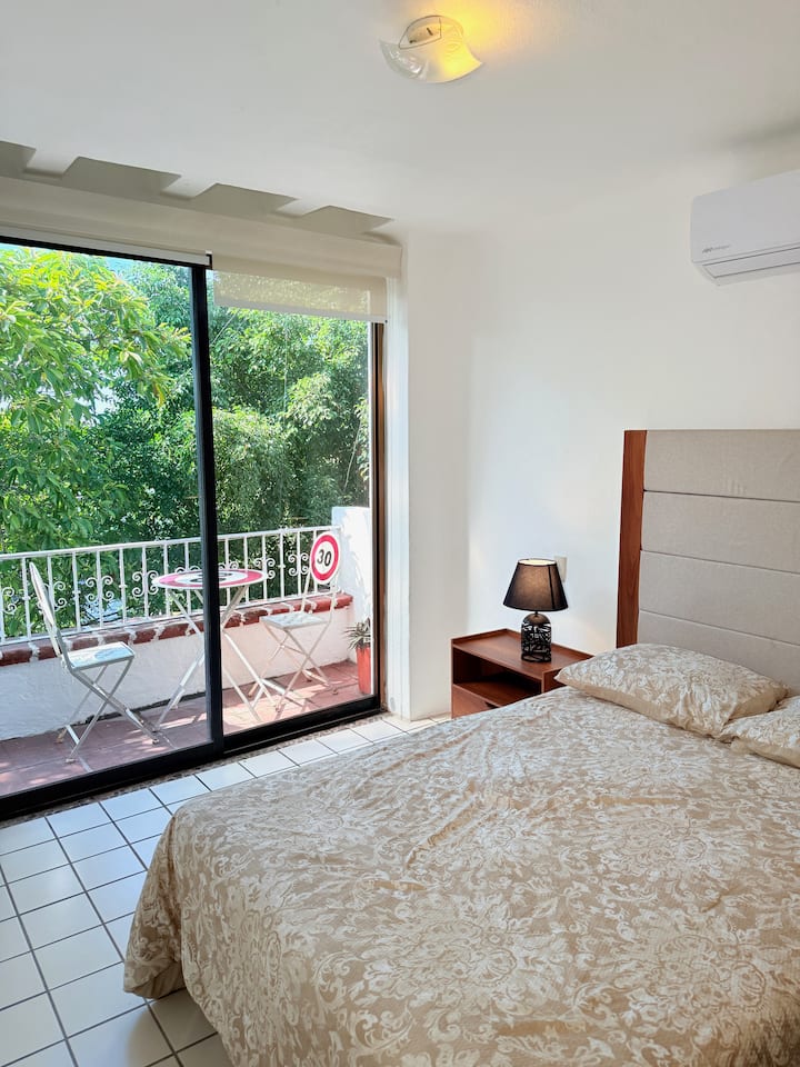 Condo W/balcony Just Steps From Beach N Boardwalk - Puerto Vallarta