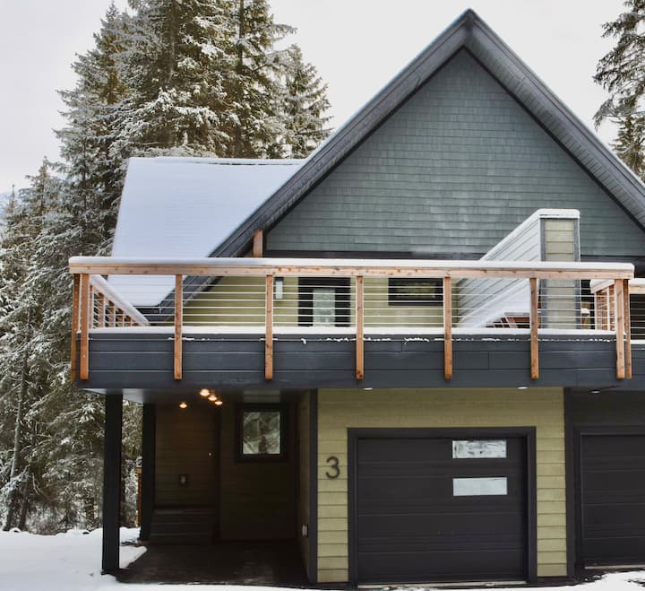 4 Min To Skiing Mountain Townhome W/ Hot Tub - Girdwood