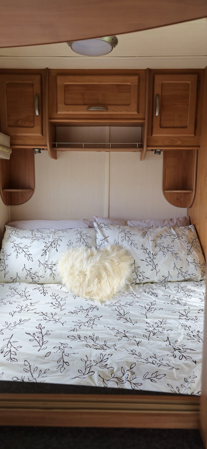 Family Caravan Near Beach – Sleeps 2-4 - Whanganui