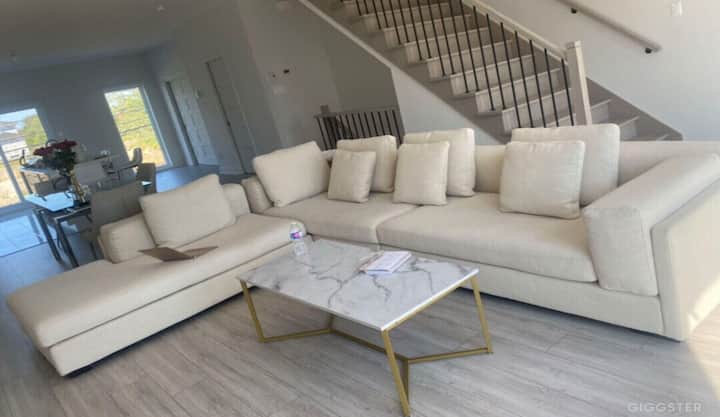 Ultra Bright Modern Townhouse - ミラベル