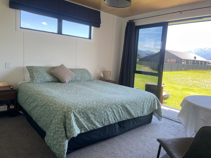 Cosy, Modern En-suite Room - Te Anau