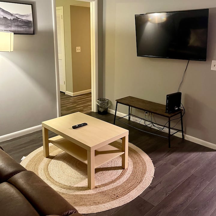 Living Local - Nashville, TN