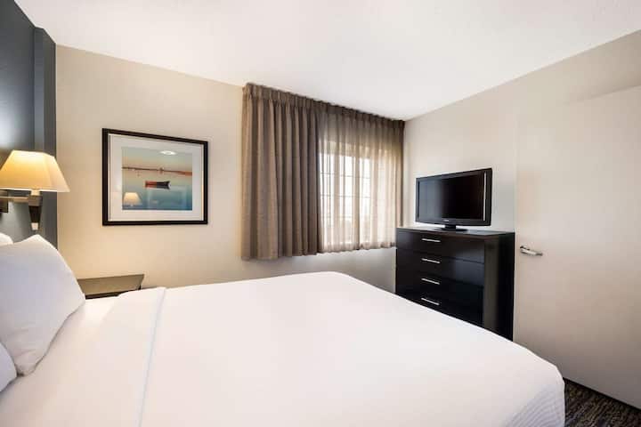Spacious Room W/ Kitchen Near Nyc Commute - Morristown