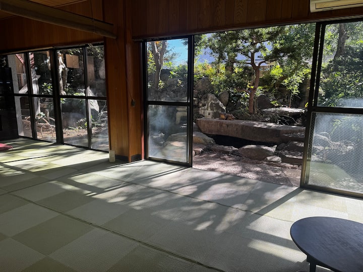 Japanese Garden View & Traditional Futon Bed - Narita