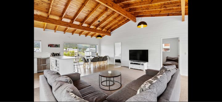 A Stone’s Throw From The Beach - Pauanui