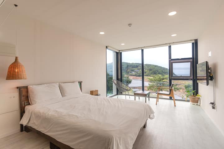 View Restaurant  / Comfort / Aewol / No. 201 - Jeju-si