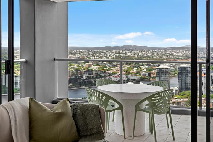 Luxury, Amazing River Views, Heart Of The City! - Balmoral