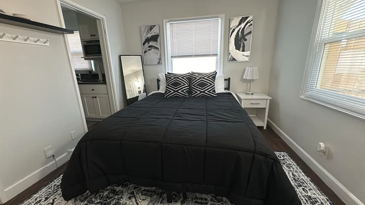 Cozy Getaway! - Burbank, CA
