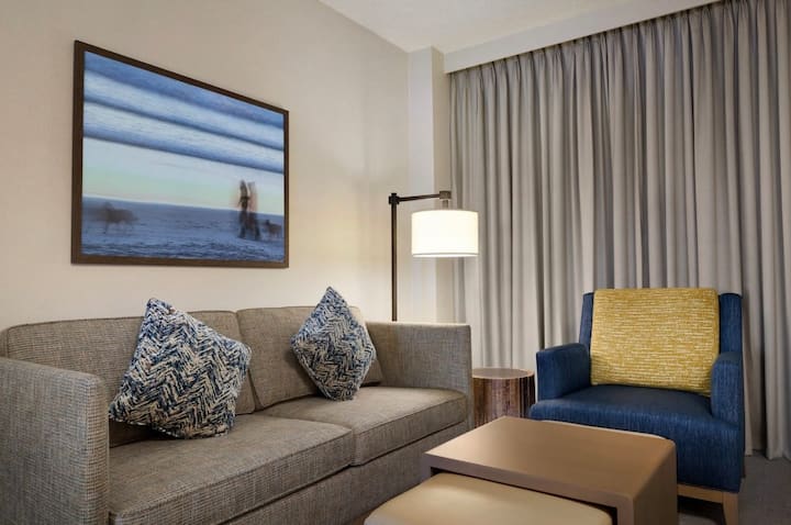 Seaside 3 Units Of 2 Room Suite W/ Breakfast - Monterey, CA