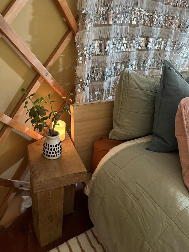 Off-the-grid Yurt Retreat - Raglan
