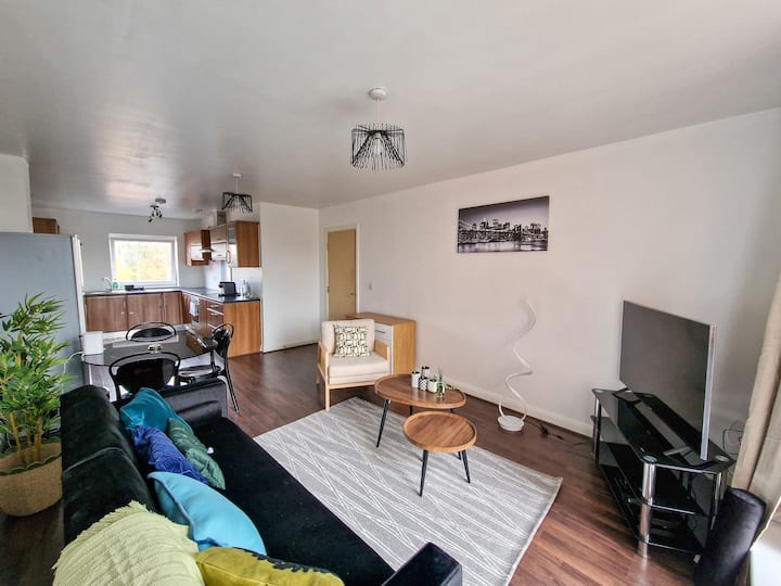 3 Bed Home | Free Parking | Near City Centre - Manchester