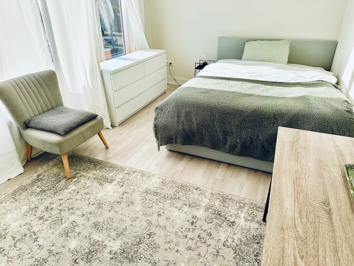 Cozy Room Next To Zuidplein Mall And Ahoy Stadium - Rotterdam