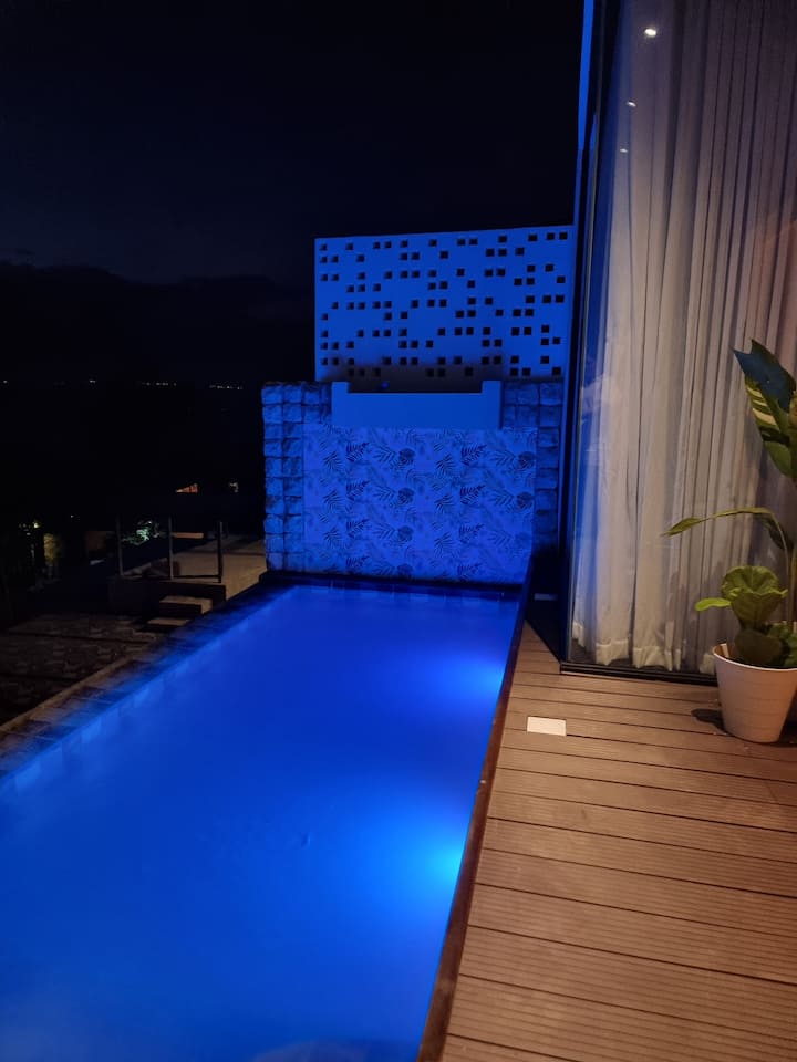Stylist & Private Pool Villa - Ligaya For 2-4 Pax - Mataas Na Kahoy