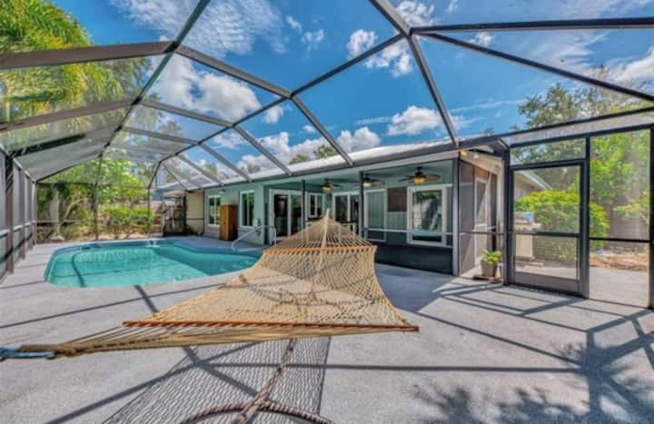 Enchanted & Peaceful Oasis 10 Min From The Beach - Siesta Key, FL