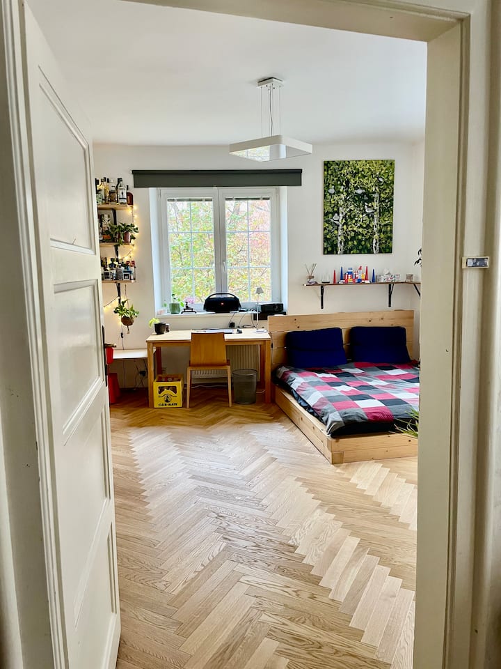 The Peaceful And Quiet Home - Prague Václav Havel Airport (PRG)