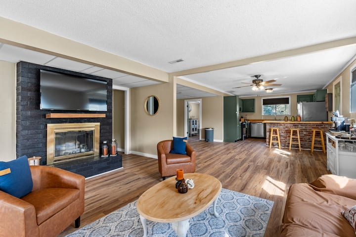 Spacious 3/2 Pet-friendly Retreat In Chattanooga - Chattanooga, TN