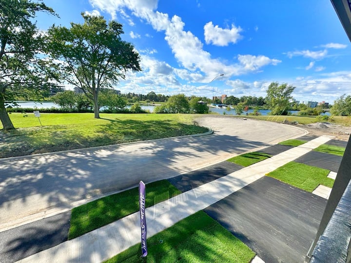 Canal View Retreat - Welland
