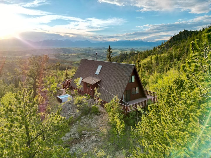 Secluded A-frame W/ Hot Tub, Views & Fast Internet - United States