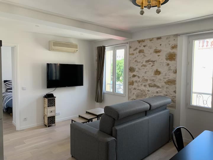 Authentique 2 Pièces Au Cœur Du  Vieil Antibes - Antibes