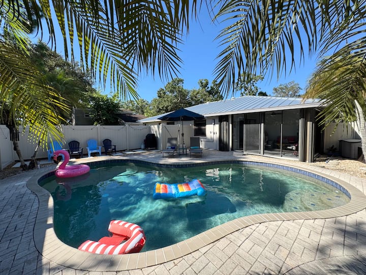 Heated Pool 3/2 Home | 5 Mi Siesta, 2 Mi Dt - Sarasota, FL