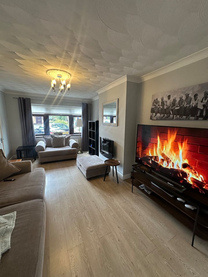 Cosy Room In D9, Near Dublin Airport. Free Parking -