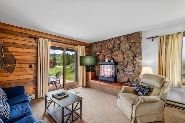 Independence - Cozy Cabin, Pet Friendly, Hot Tub - Pearl Lake State Park, Clark