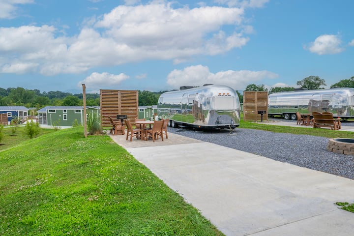 *New* Airstream Glamping On The Shenandoah River! - Luray, VA
