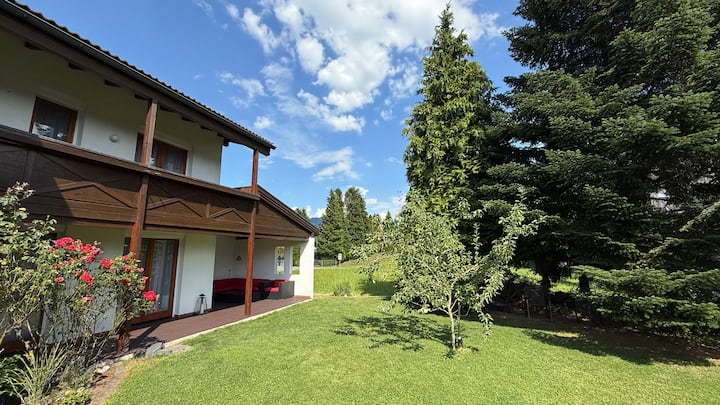 Lässiges Ferienhaus Mit Garten & Sauna - Rankweil