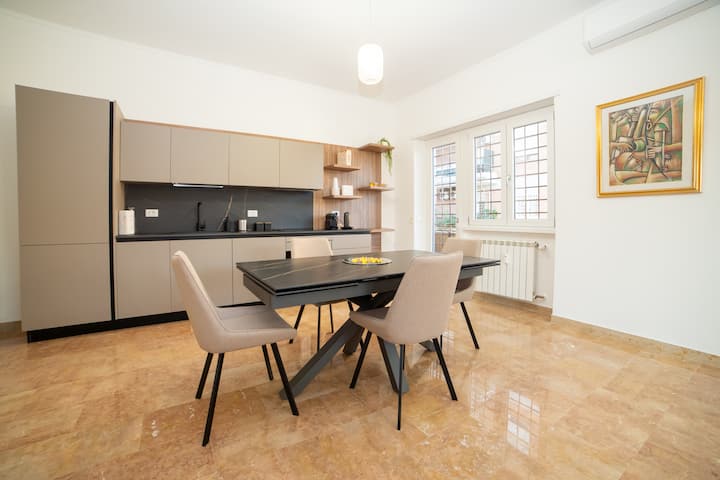 Casa Di Gió: Elegante Appartamento Vicino La Metro - Monterotondo