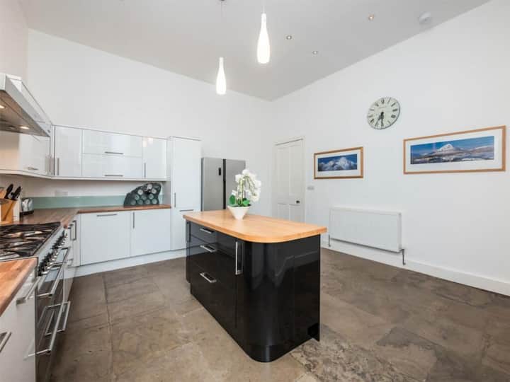 Prestigious 3br In City Centre - Edimburgo