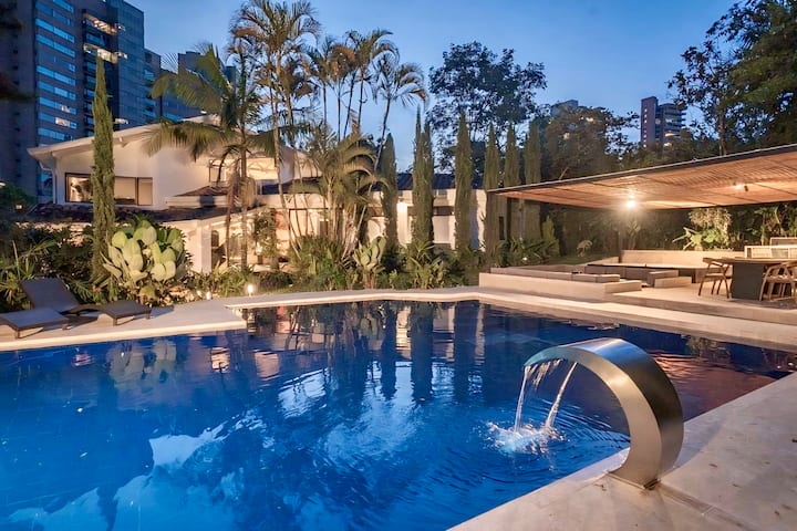 Salma Villa · 6br Designer Stay In Poblado + Pool - Medellín