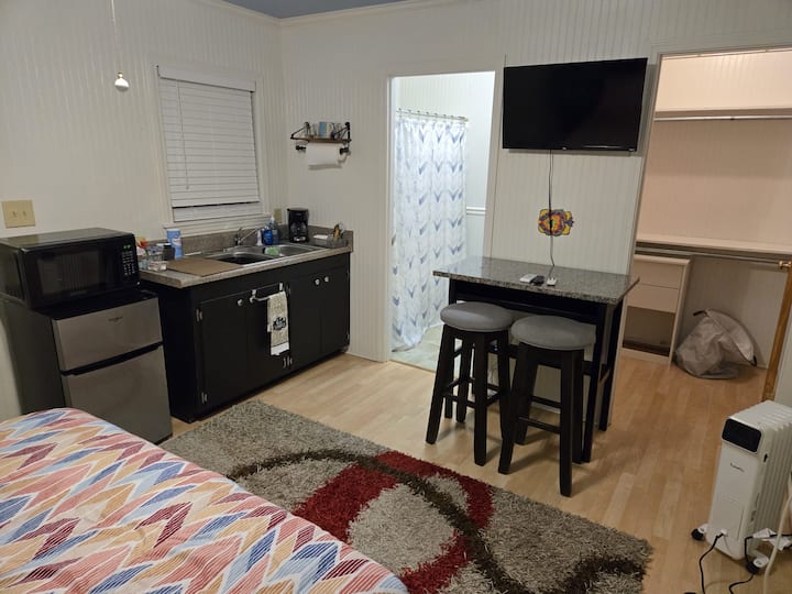 Private Cabin 1 Bed And 1 Bath - Lake Greenwood, SC