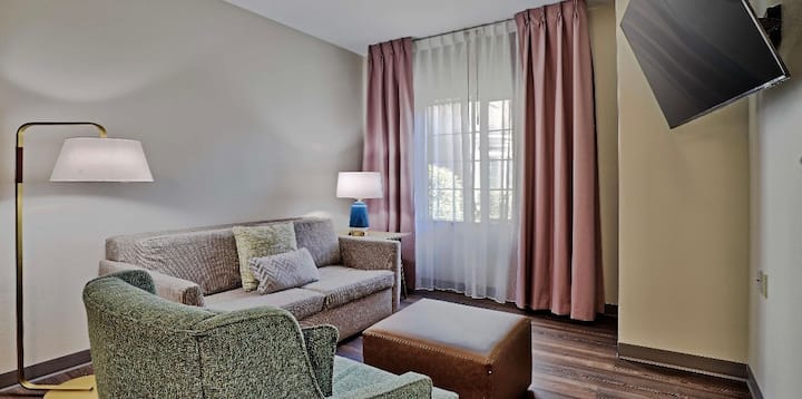 3 Units Of Kitchen Suite W/ Parking & Breakfast - Albuquerque